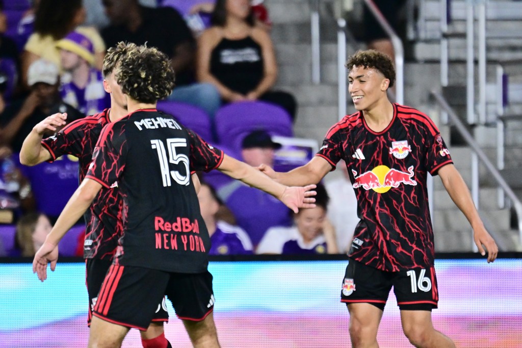 Julian Hall’s two goals lead Red Bulls to season-opening win over ...