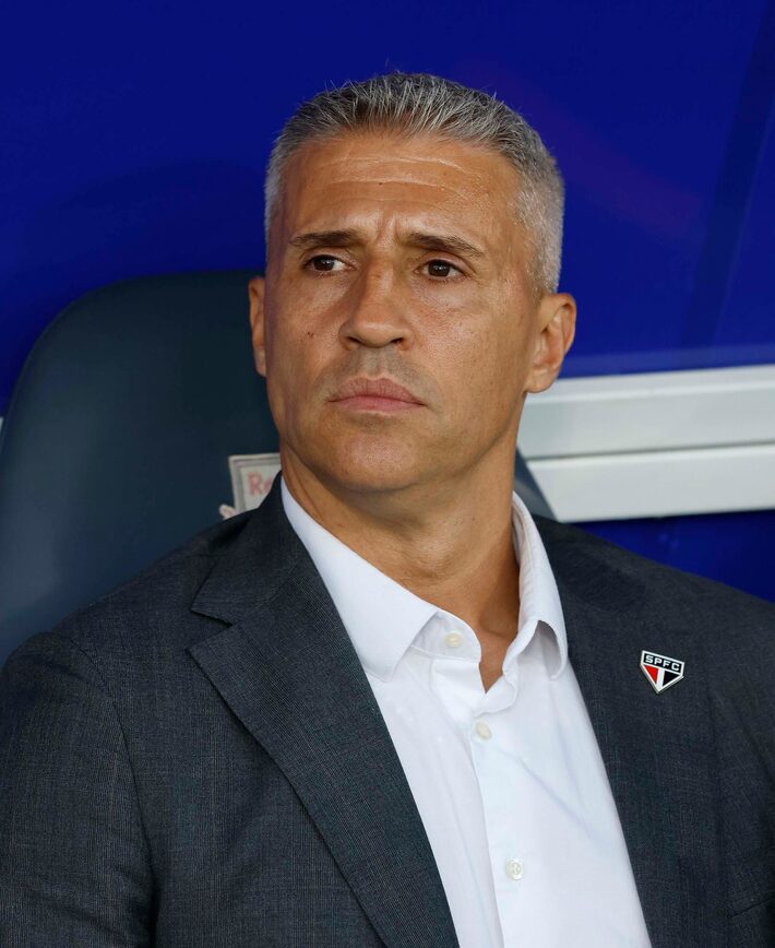 Crespo elogia São Paulo após superar crise política e ir à semi do ...