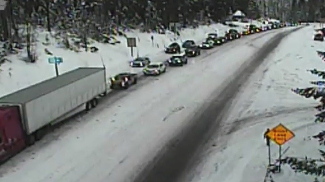 US 26 eastbound snow congestion creates headaches for Mt. Hood travelers
