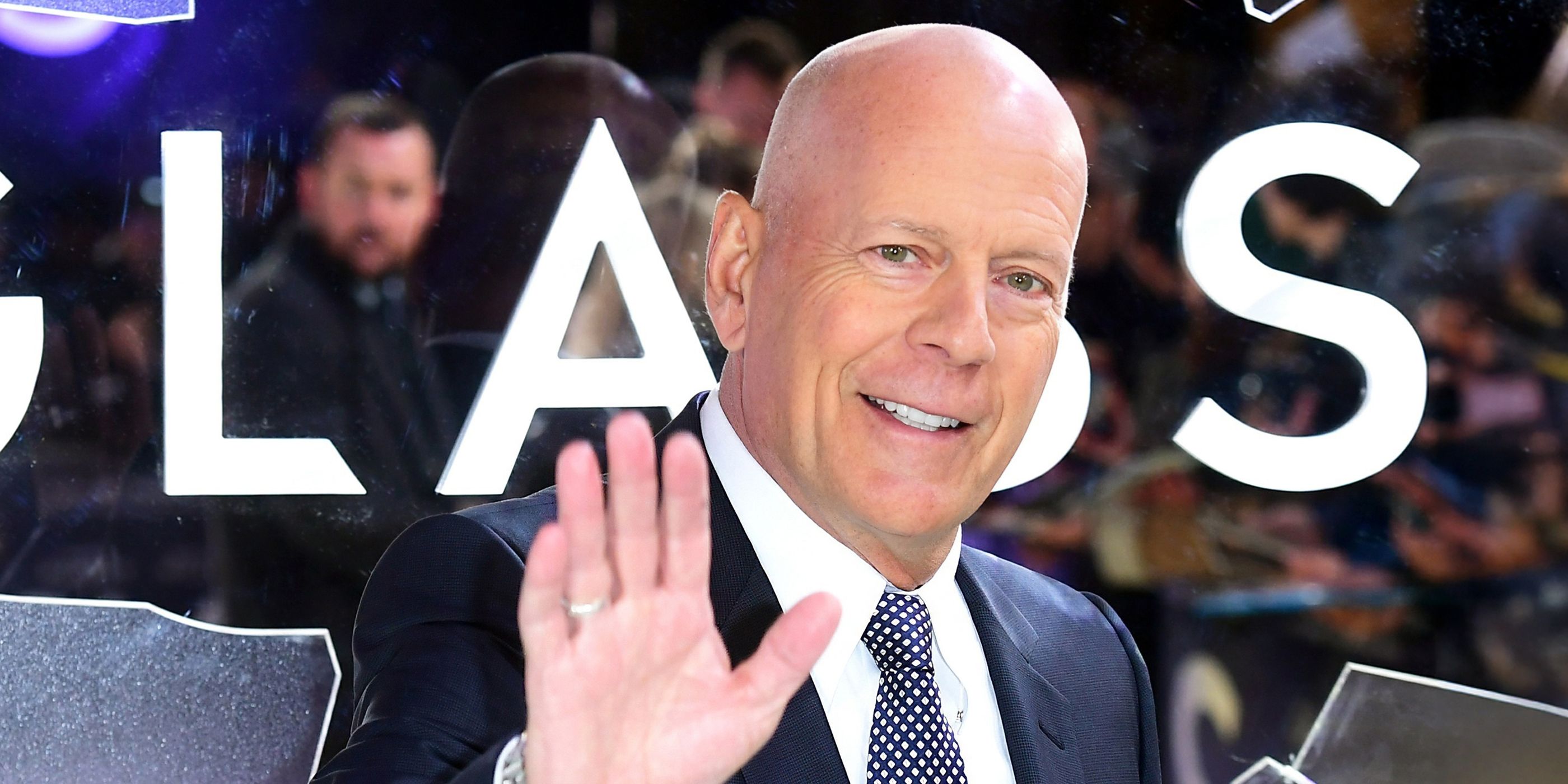 Bruce Willis goes full John Wick in this explosive 33-year-old ...