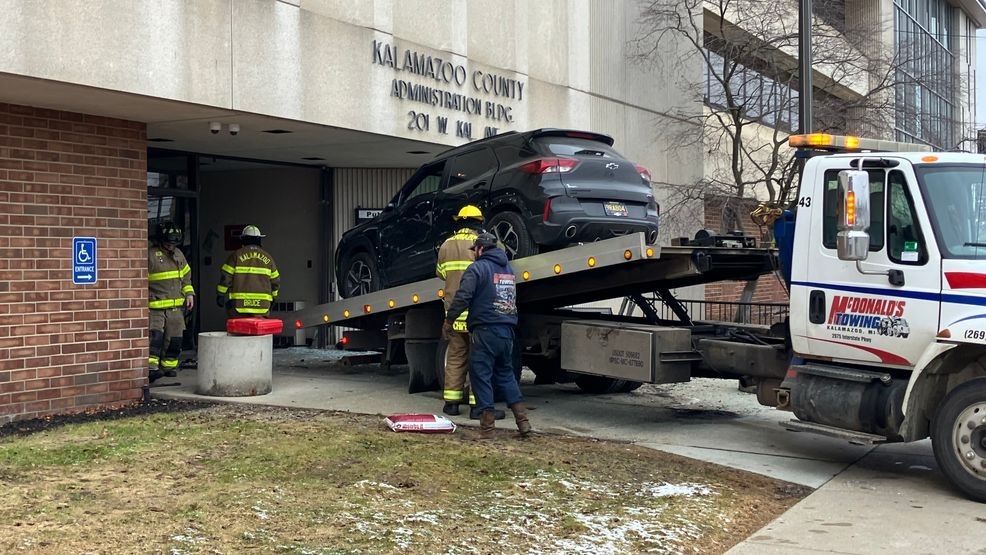 Vehicle crashes into Kalamazoo County Administration Building, no ...