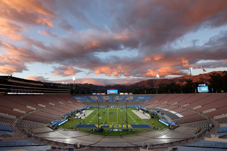 Breaking: UCLA will stay at the Rose Bowl for 2026 season
