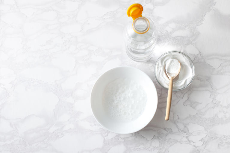 Mix vinegar and salt in a glass of water and leave it in the room you ...