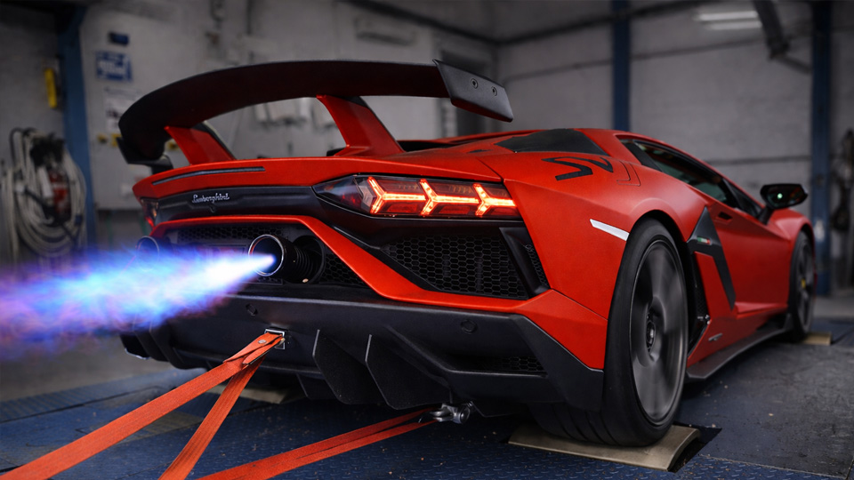 How loud is this straight pipe Lambo?