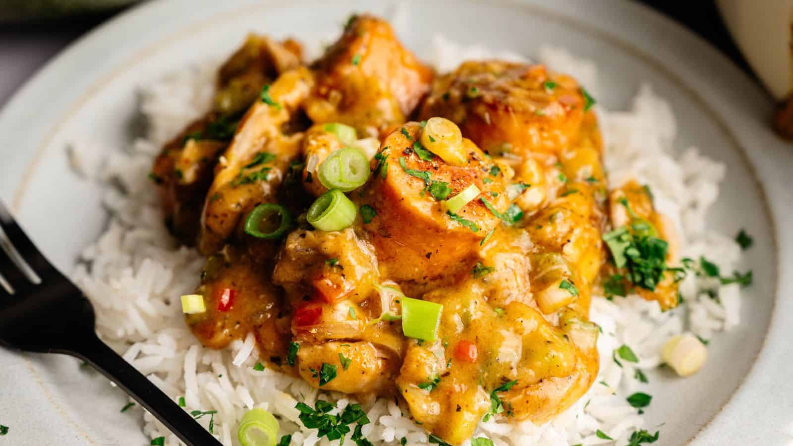 31 chicken thigh dinners that taste better than expected