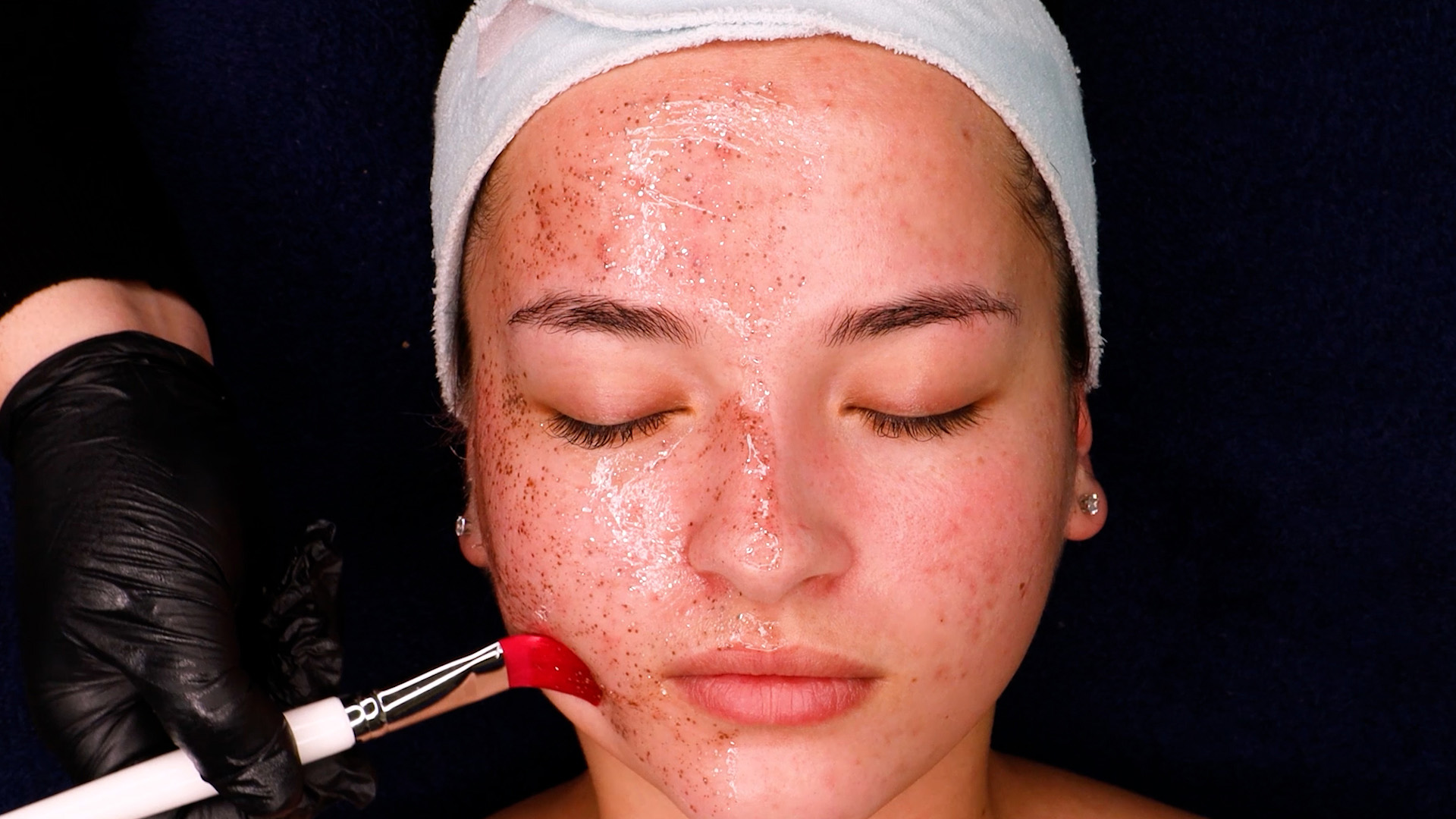 Glowing skin with natural face treatment