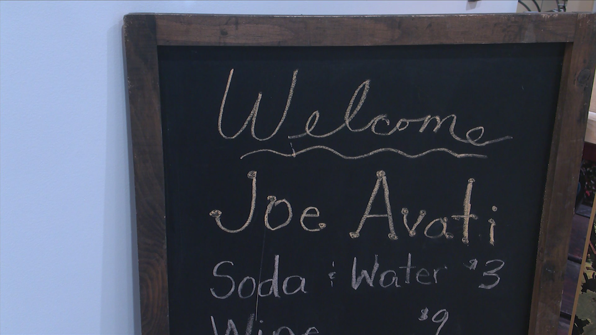 Comedian Joe Avati brings humor to Casa Larga Vineyards
