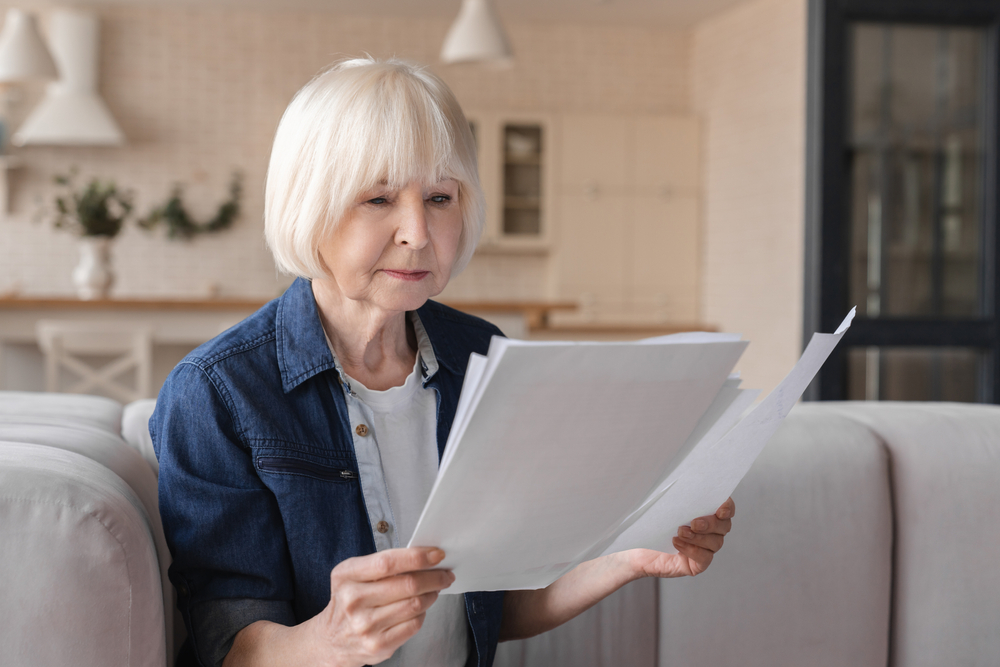 Early Alzheimer's symptoms women should never ignore