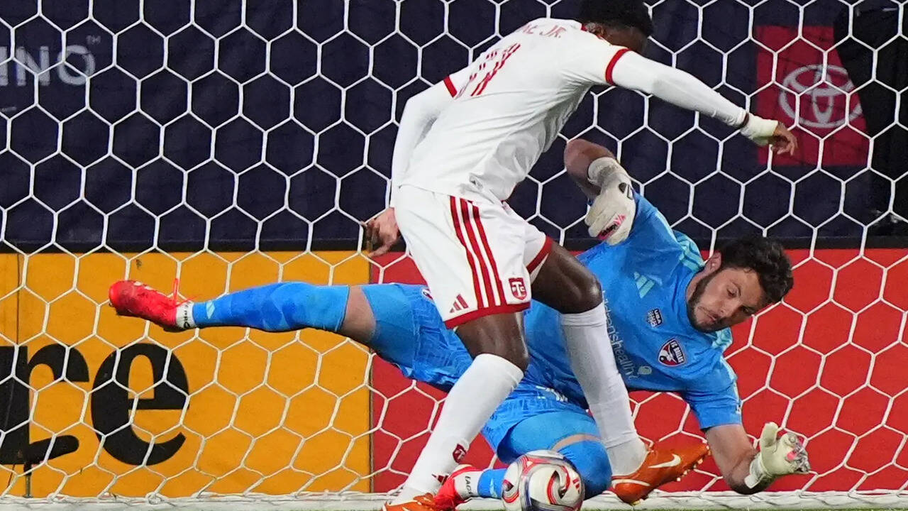 Petar Musa leads FC Dallas to 3-2 victory over Toronto FC in season opener