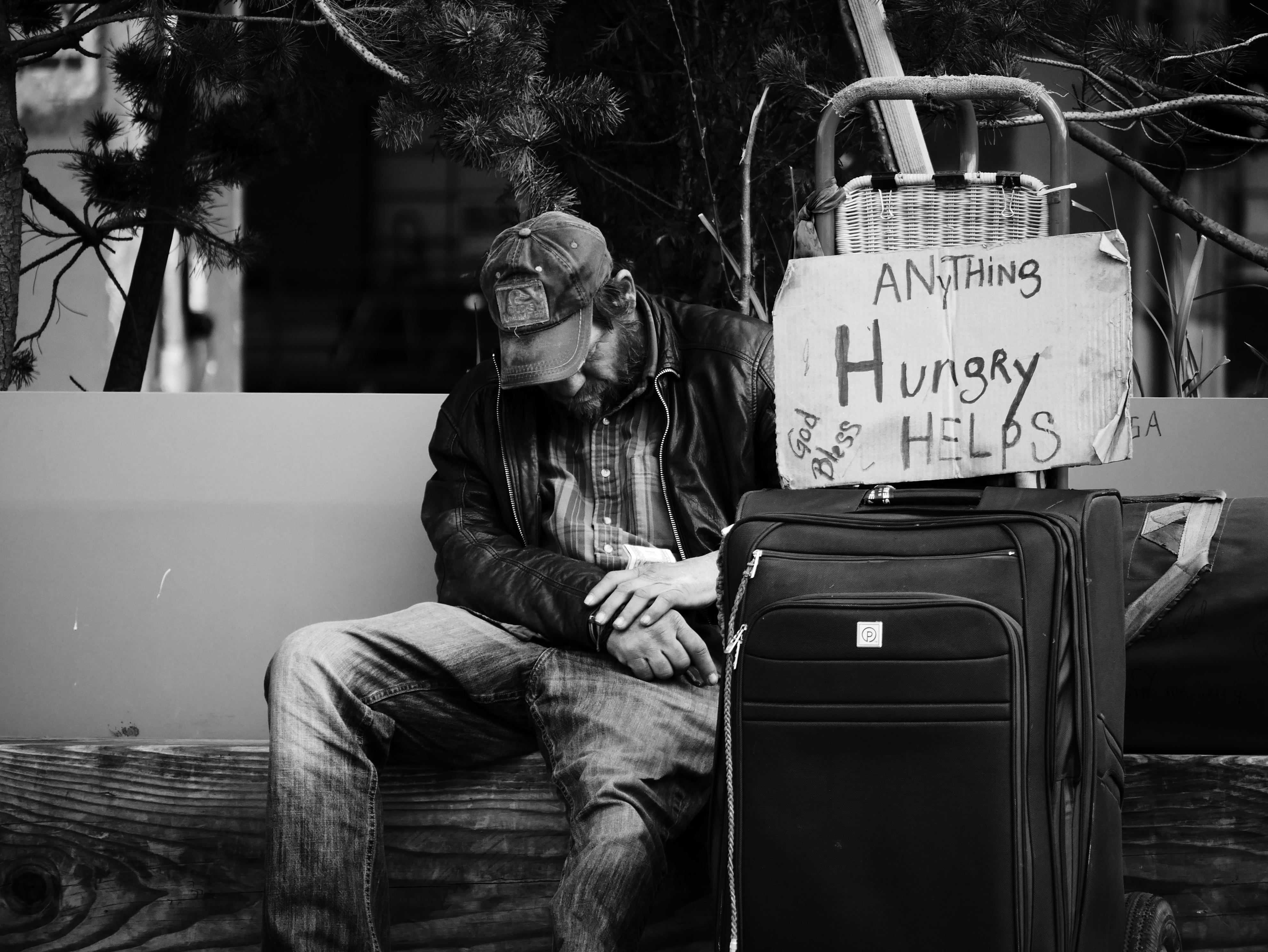 Waitress helps homeless man, she's shocked when he reveals his true ...