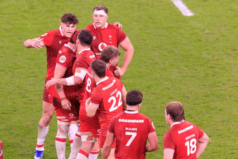 Wales international announces himself on world stage as England star ...