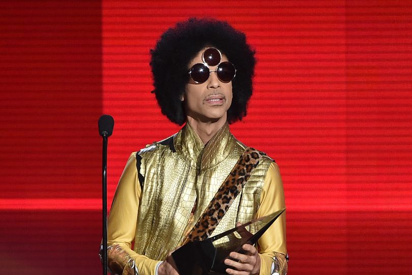 Prince had chronic pain from wild on-stage moves before his death ...