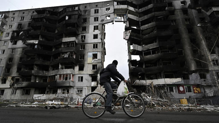 Raid russi con 300 droni e 50 missili su Kiev. L'Ungheria annuncia il ...