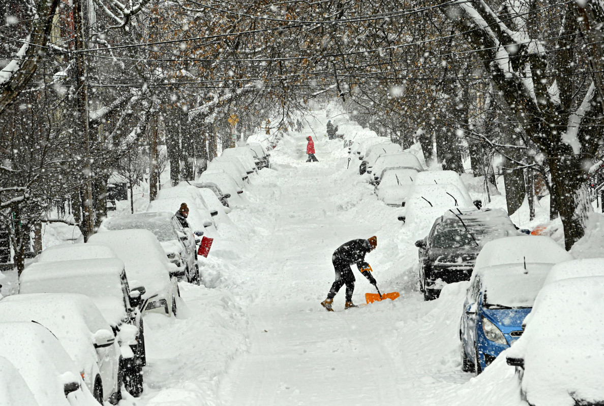 Winter storm warning in 3 states for 2 feet of snow and 70 mph winds ...