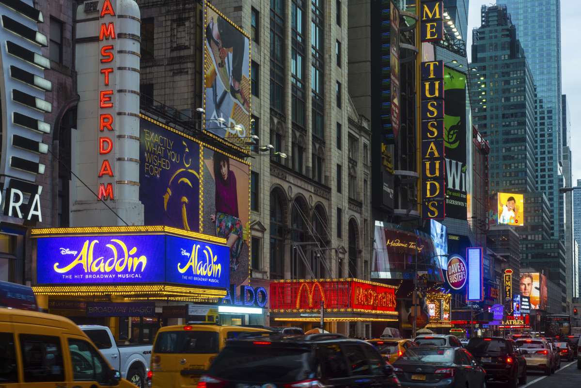 How 'Moose Murders' made Broadway history by closing on opening night ...