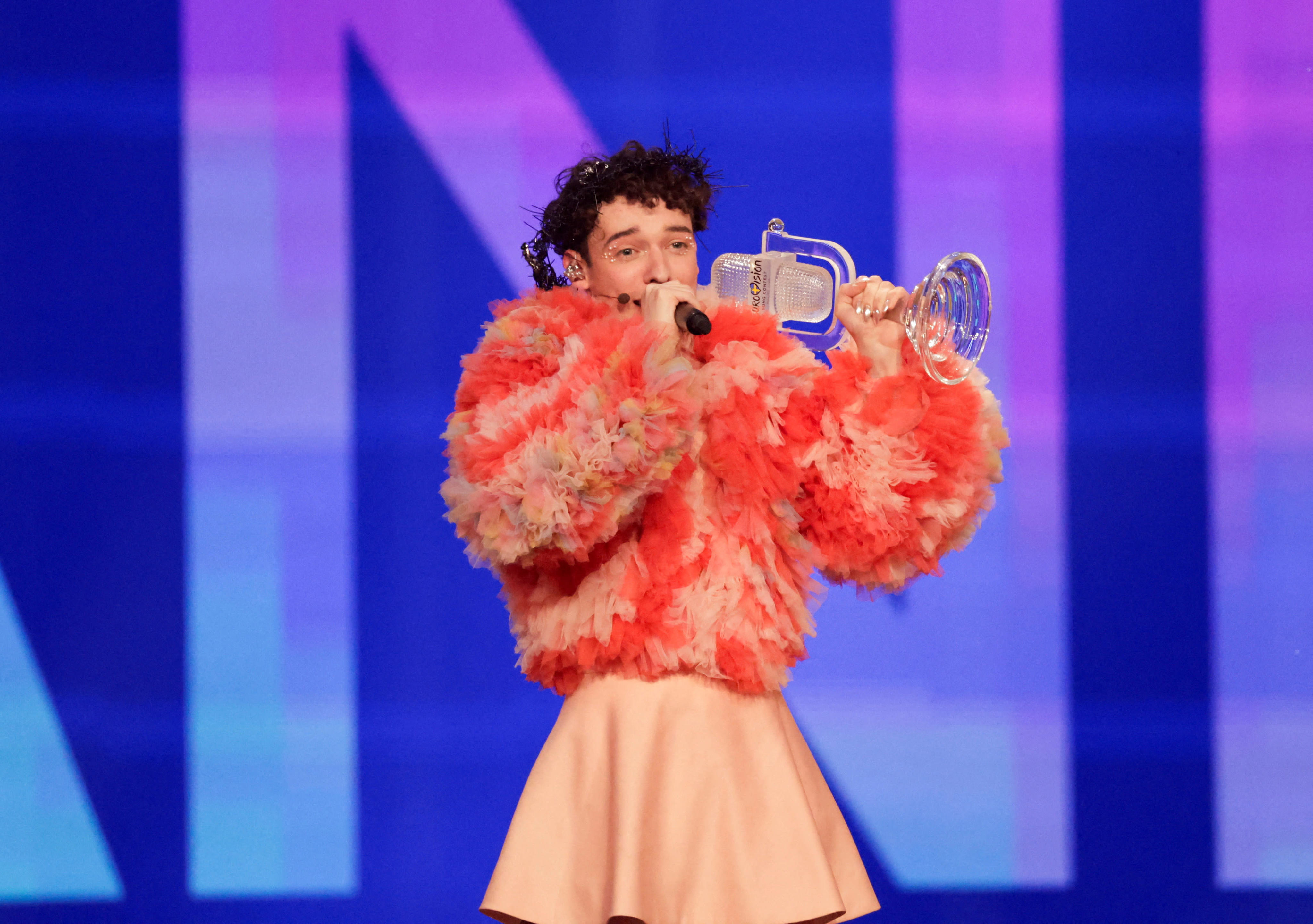 Swiss Eurovision winner's trophy shattered while returning to EBU in ...