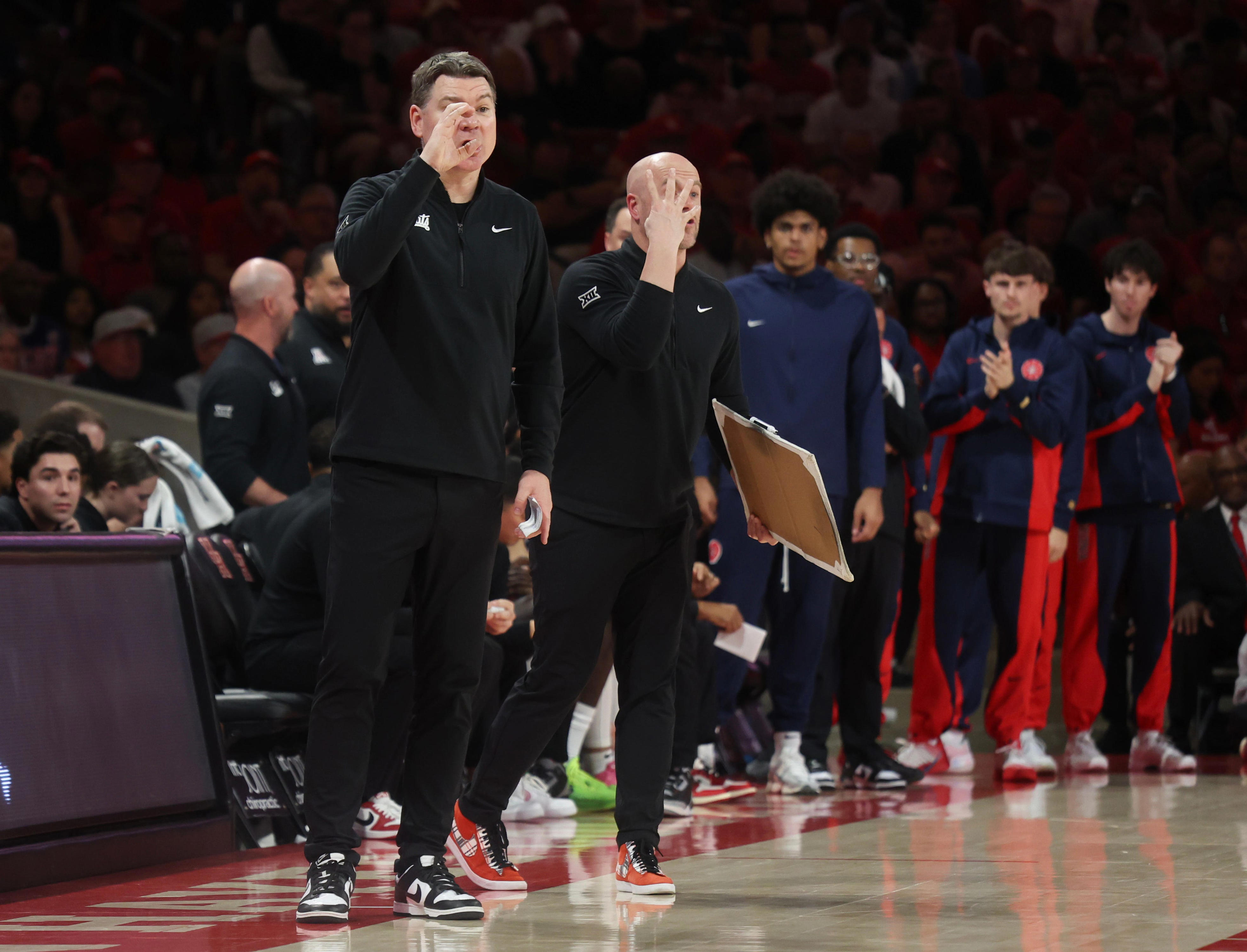 Why Arizona basketball shunned transfer portal, built unique roster