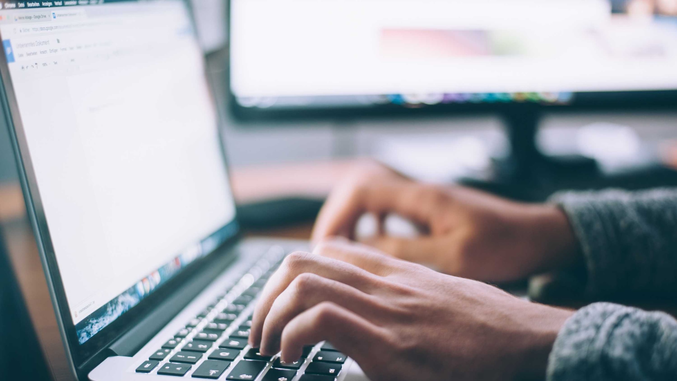 Victorian IT projects blow out by $1.25bn over a decade, government ...