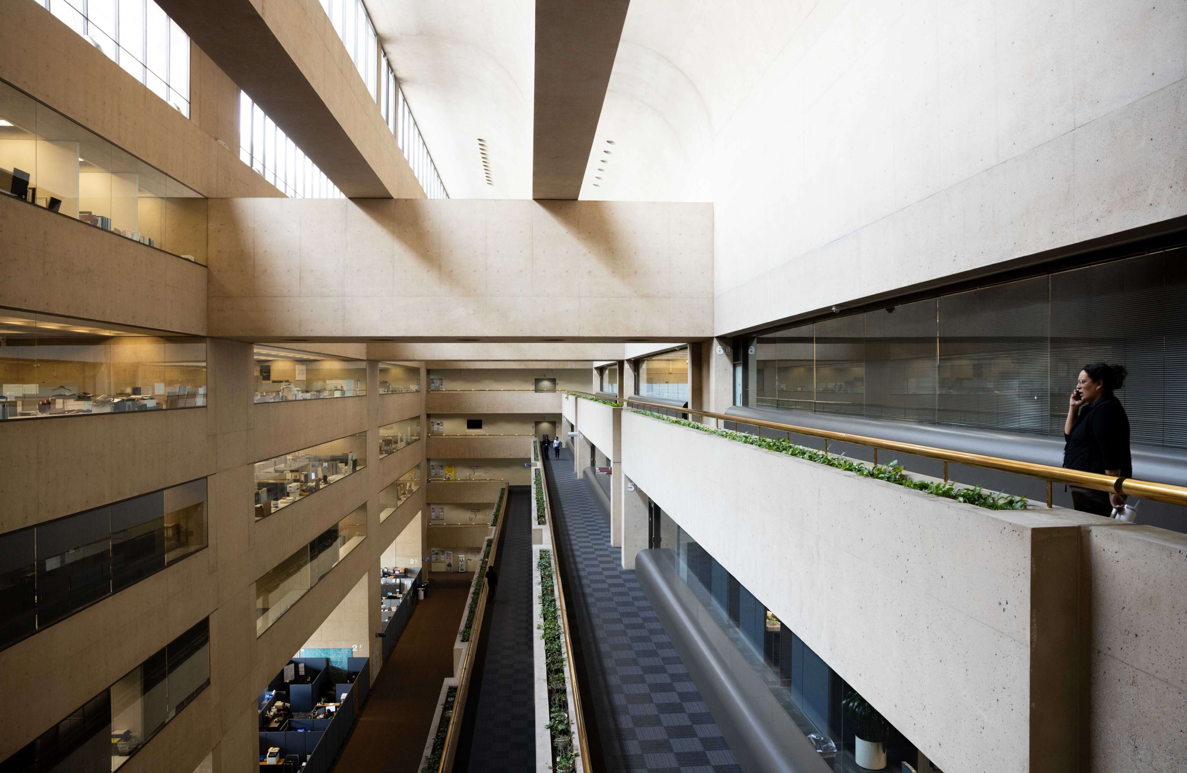 Dallas needs more than $1B over 20 years to fully repair City Hall, new ...