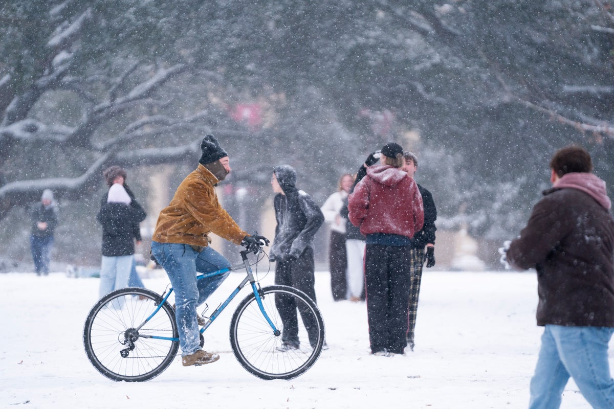 East Coast blizzard: 18 inches of snow expected during nor’easter