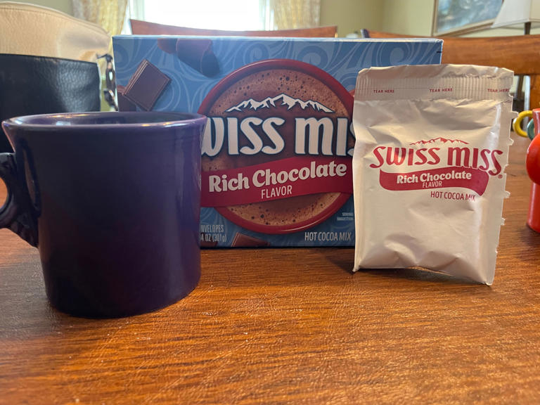 After trying 7 store-bought hot cocoa mixes, this budget-friendly brand ...