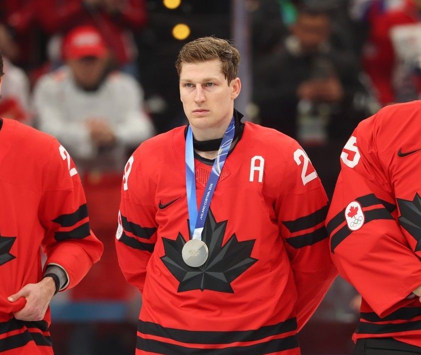 Video shows Nathan MacKinnon's priceless expression when handed Olympic ...