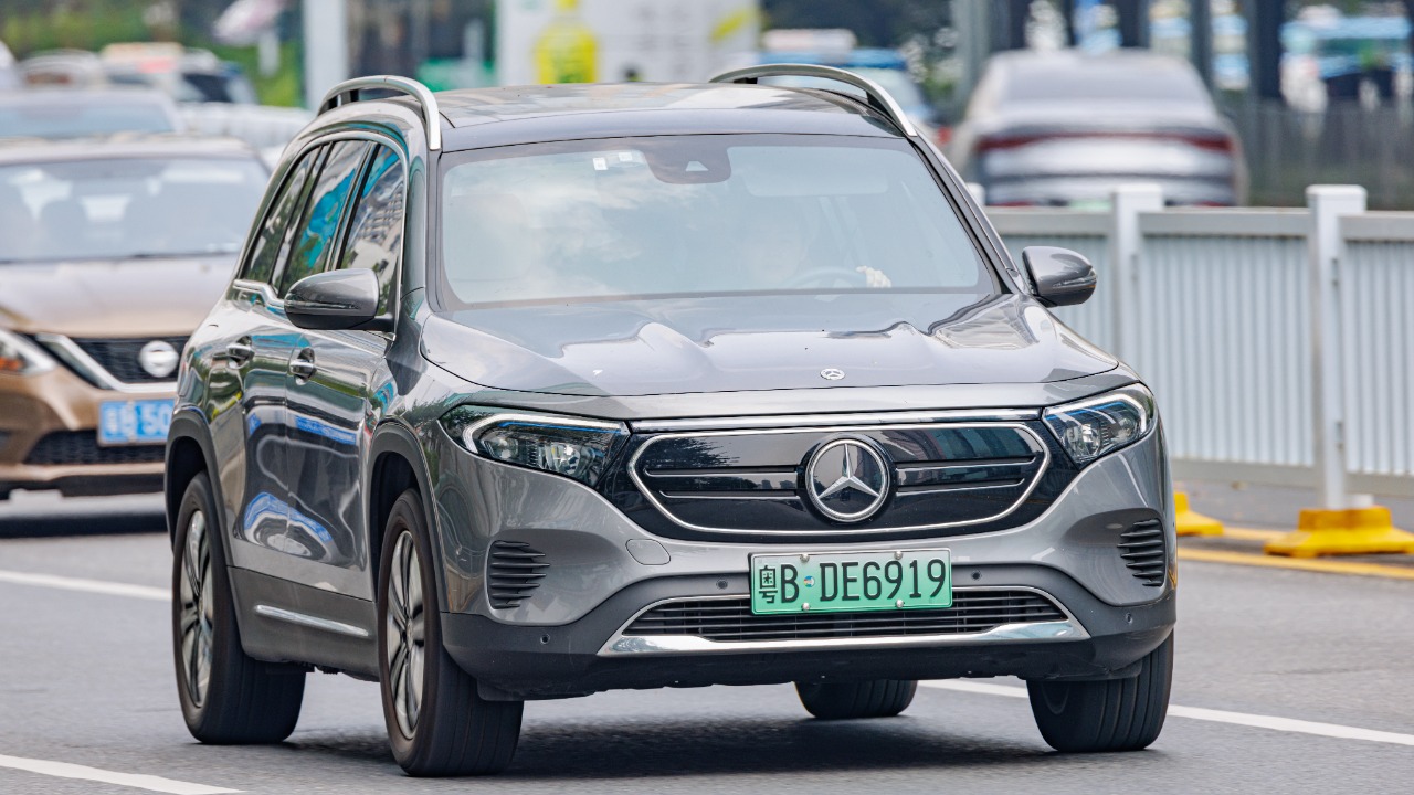 Mercedes recalls EQB EVs over battery fire risk that could ignite ...