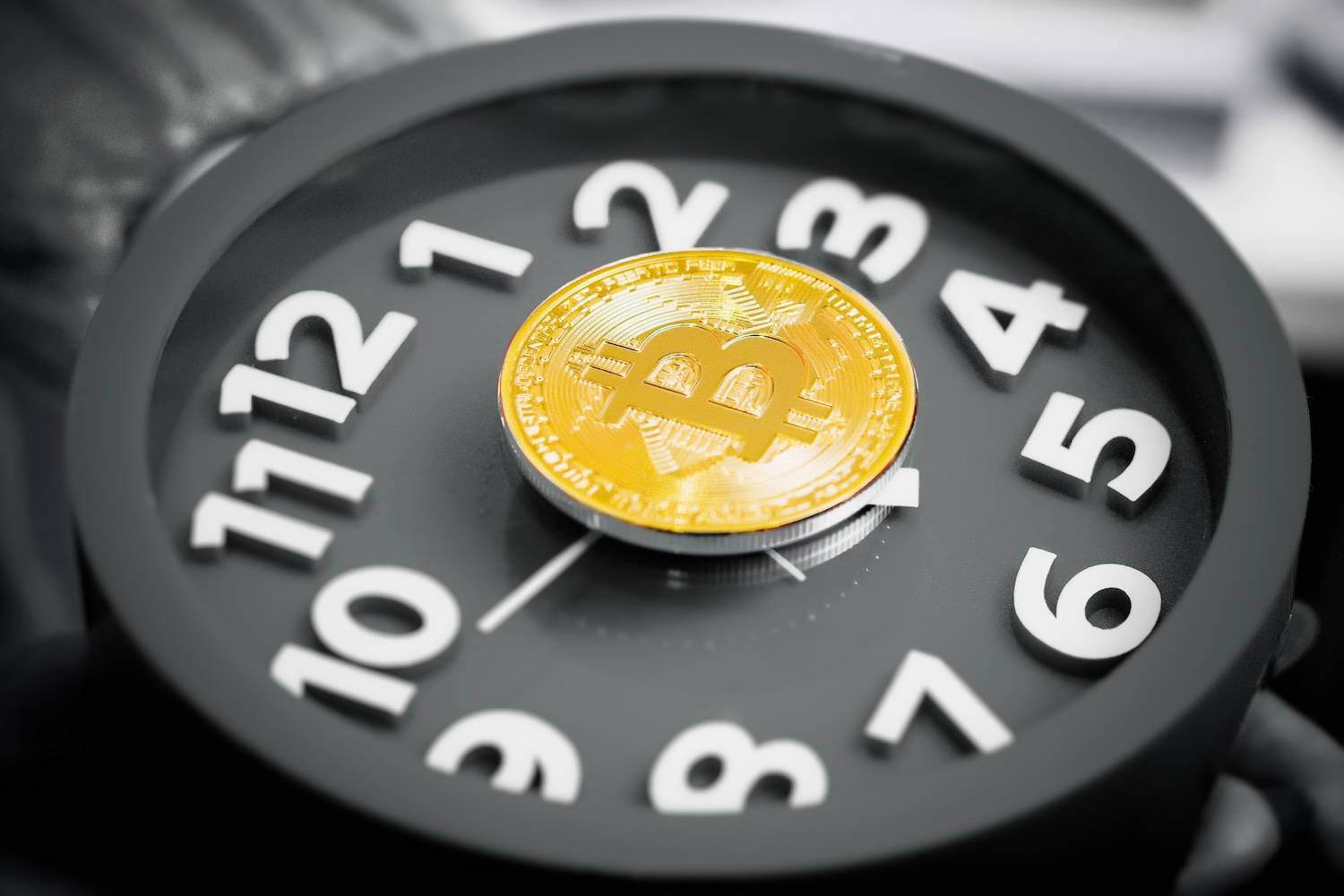 Crypto market update: White House pushes for compromise in stablecoin ...