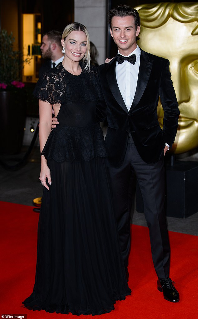 Where is Margot Robbie's younger brother Cameron?
