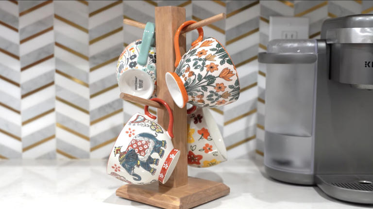 No more coffee mug clutter: A simple storage solution anyone can DIY ...