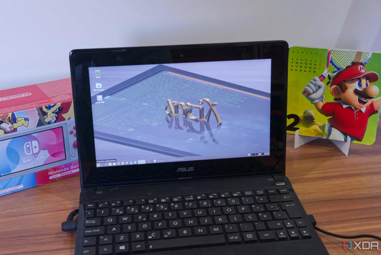 Windows abandoned this laptop for a reason, but Linux brought it back ...