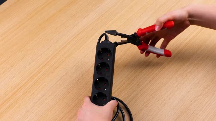 Turn extension socket into keyholder