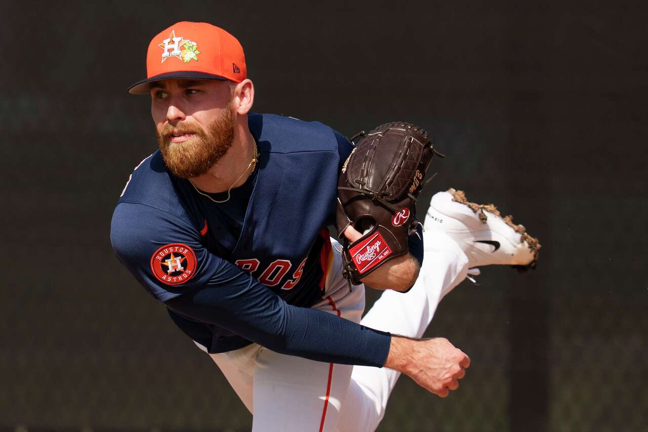 Houston Astros newcomer Mike Burrows makes brisk work of spring debut