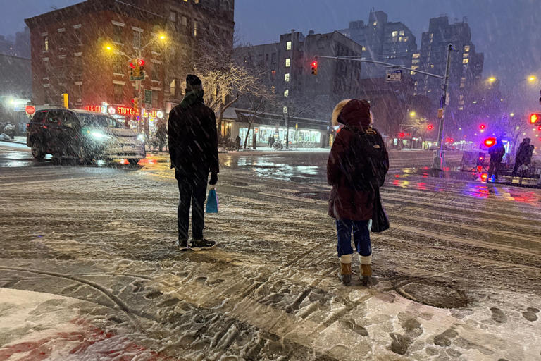Blizzard warnings cascade across East Coast as winter storm hits