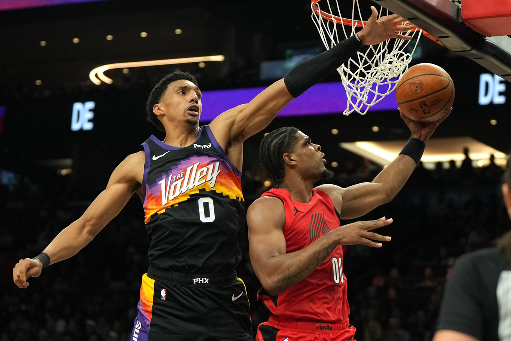 Clingan scores 23 points to lead Trail Blazers past short-handed Suns 92-77
