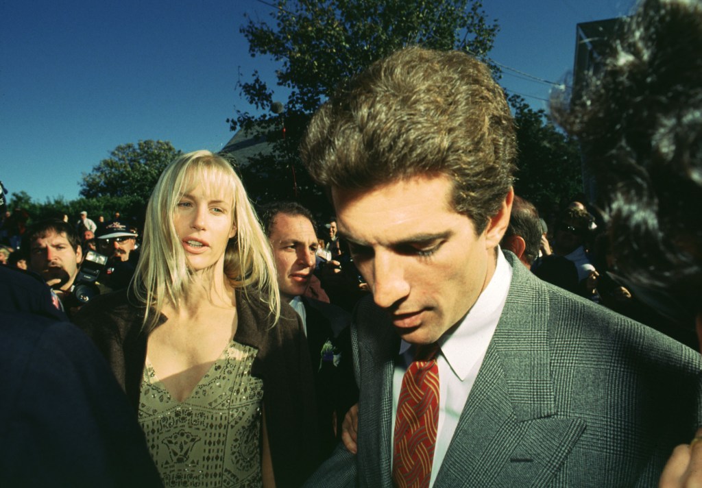 Former JFK Jr. girlfriend Daryl Hannah gets 'dirty' treatment in new ...