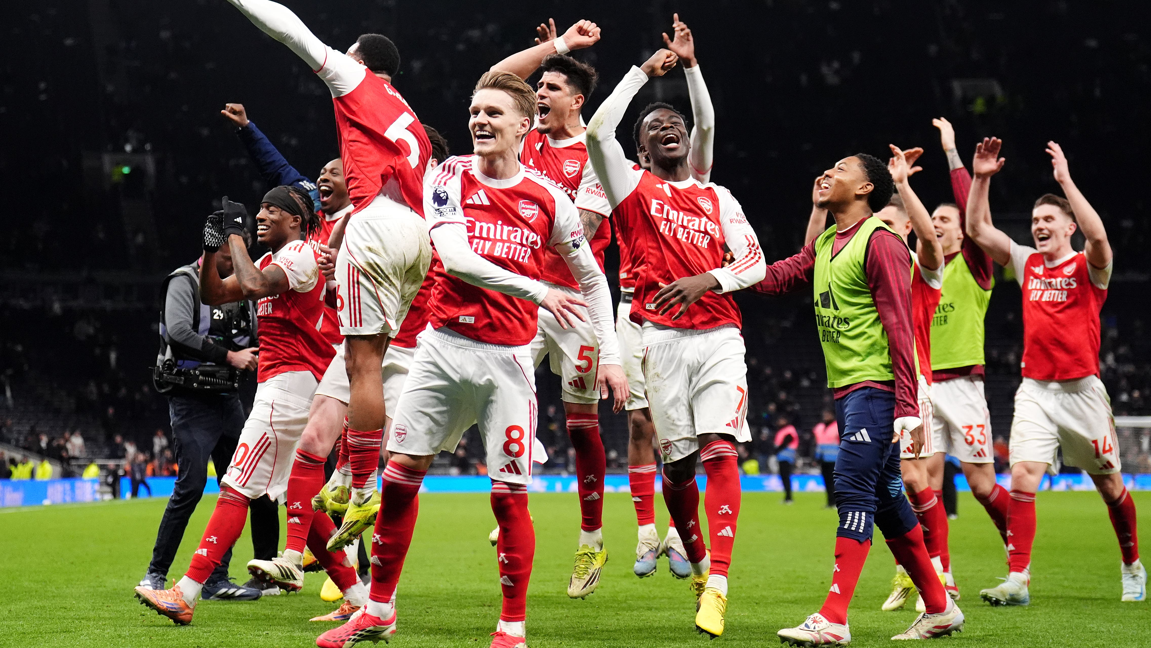 Monday’s briefing: Arsenal show mettle as Liverpool scrape win at Forest