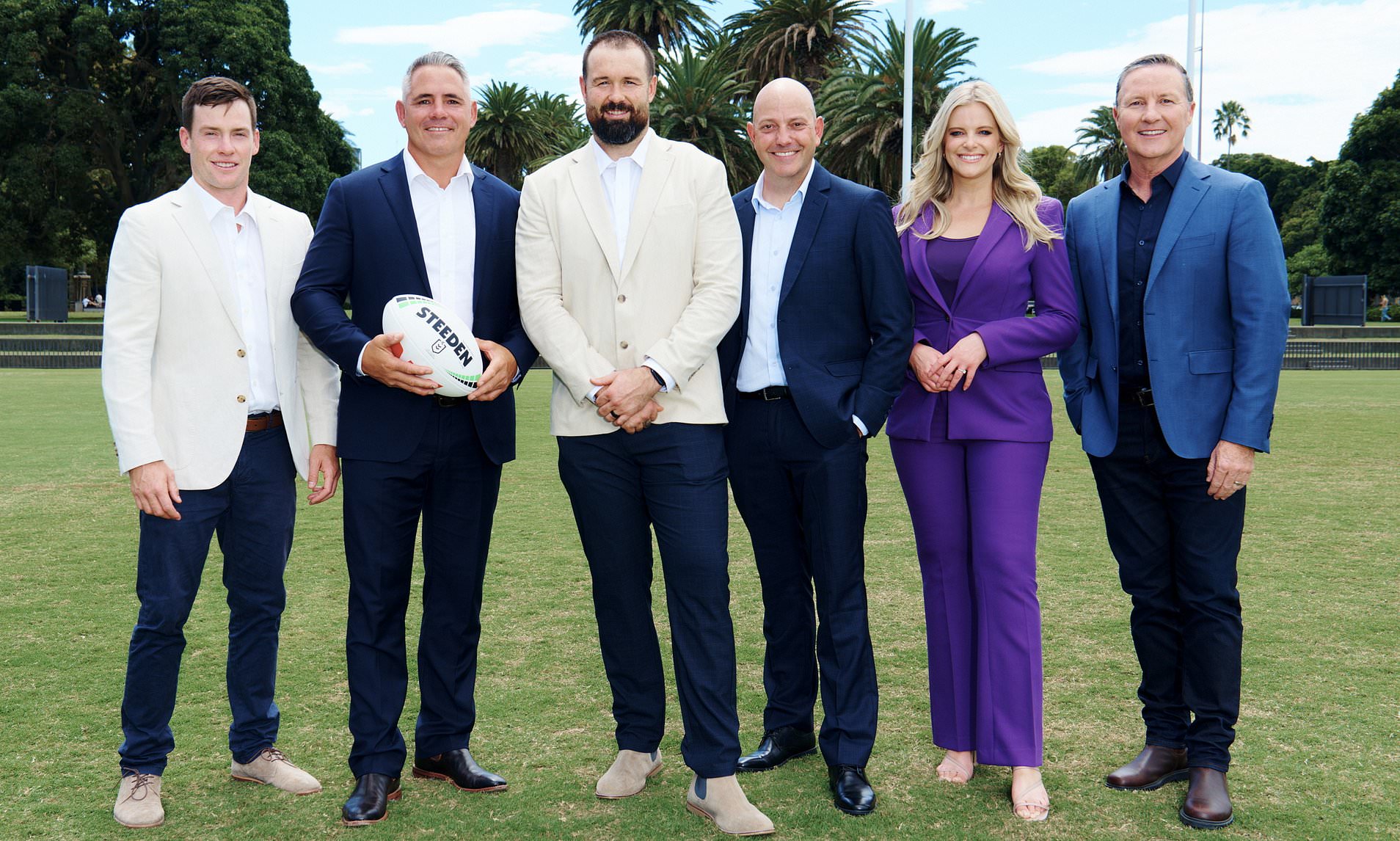Why this photo of footy greats and TV stars should have Channel Nine ...