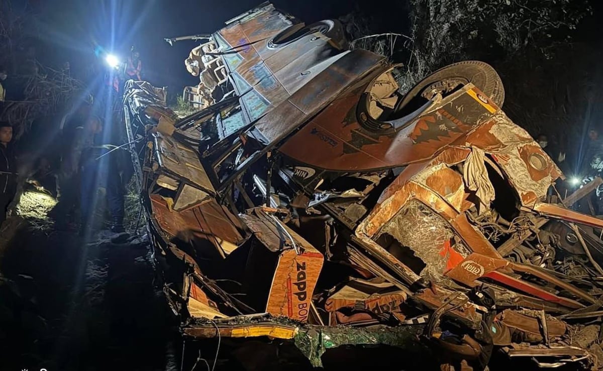 18 people killed as bus falls into river in Nepal