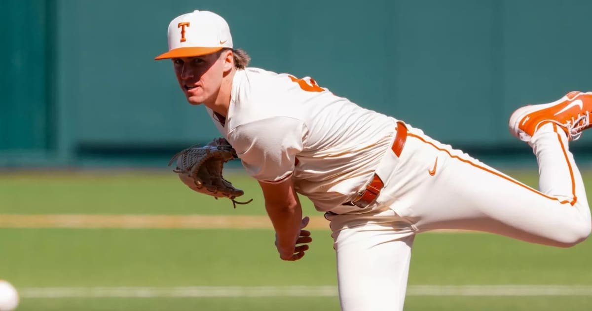Volantis dominates in series sweep for Texas baseball