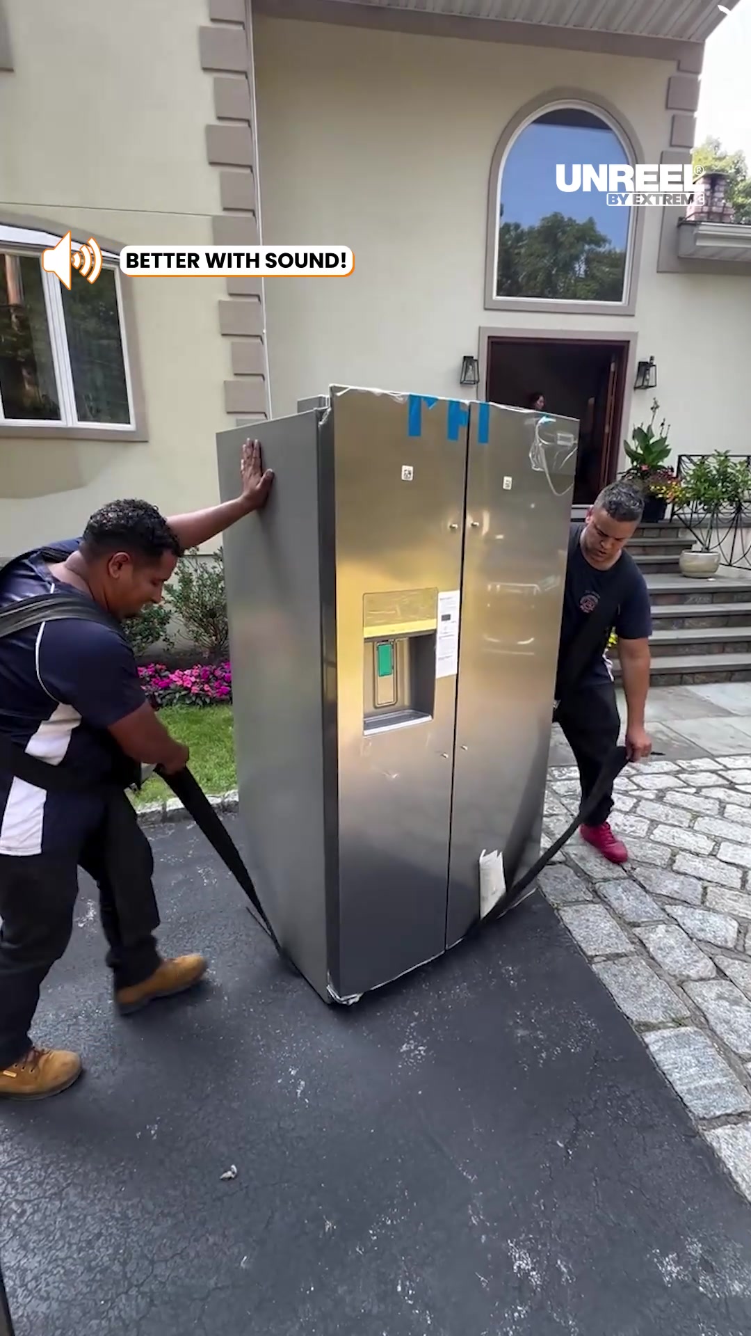 Effortlessly move a refrigerator! Mastering Shoulder Dolly straps for ...