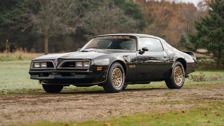 10 muscle cars made famous by movies