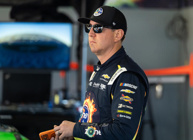 Kyle Busch's race ends early at Atlanta after hard crash