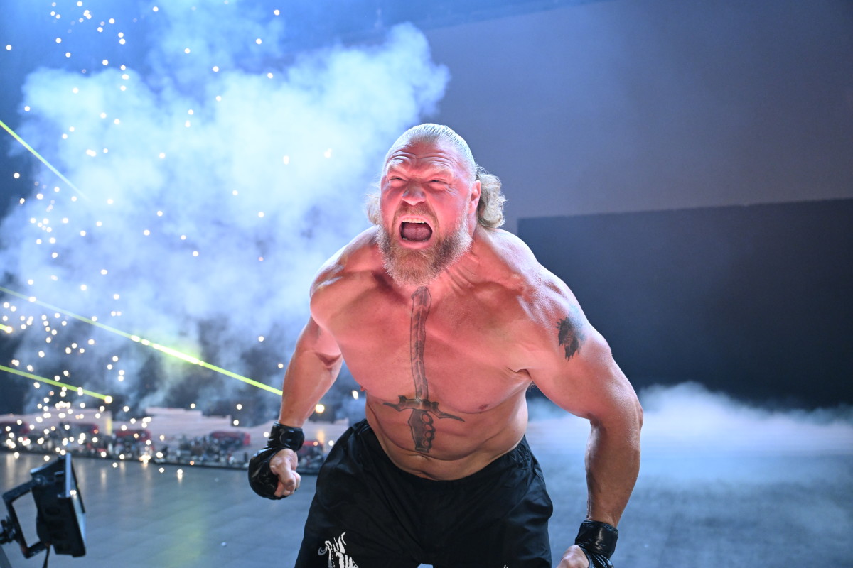 Brock Lesnar’s "FAF5" shirt on WWE Raw — what it means