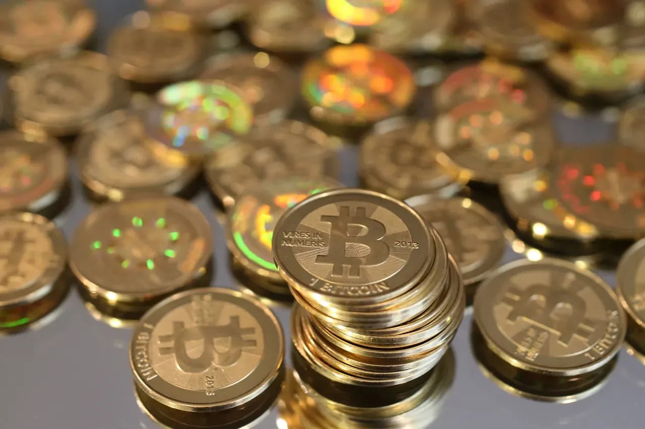 Economist Timothy Peterson sees Bitcoin rallying towards $122,000 by ...