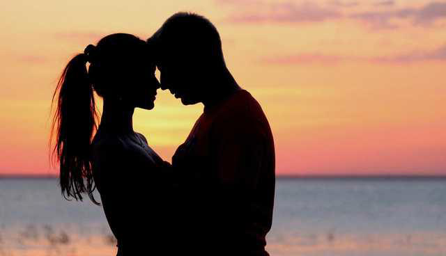 10 big signs that prove true love does exist