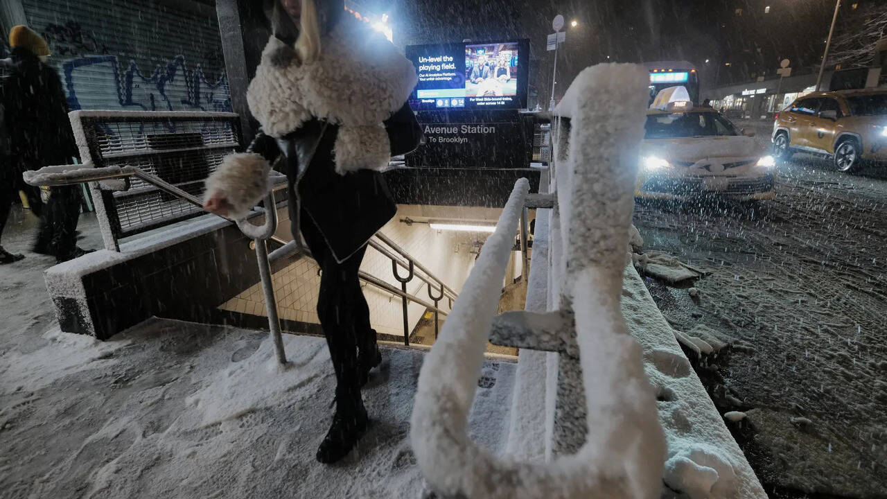 Severe winter storm hits New York City with travel bans and blizzard ...