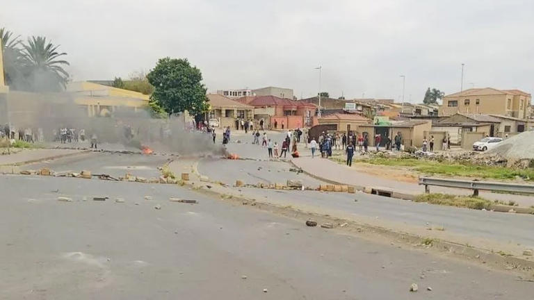 Pics: Burning tyres and roadblocks as Tembisa residents demand power ...