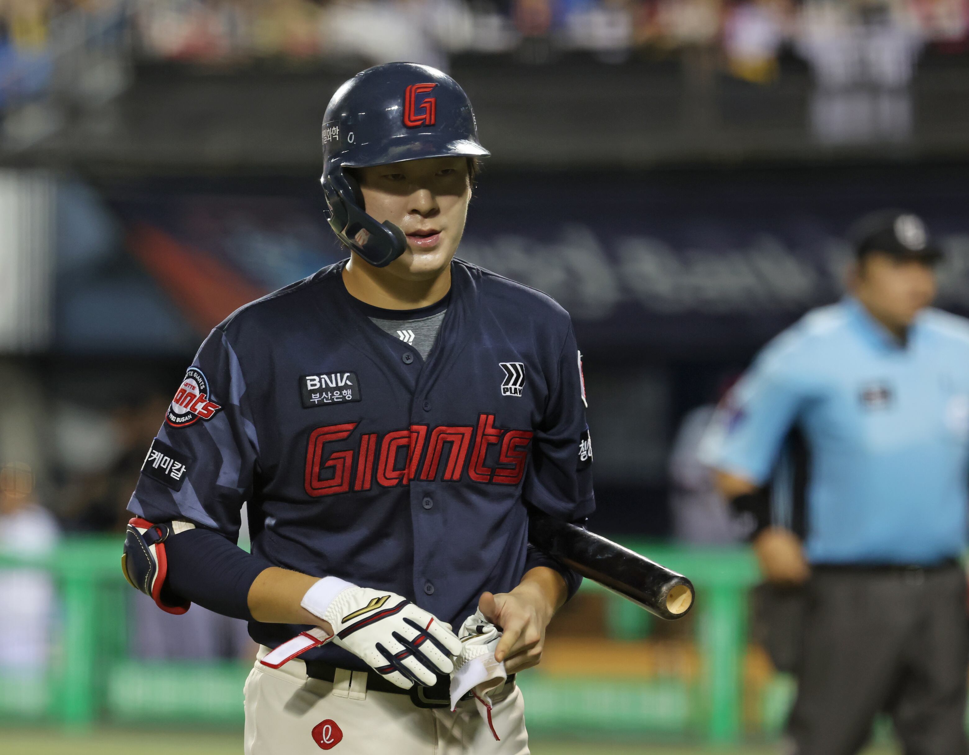 KBO suspends Lotte players over arcade visit