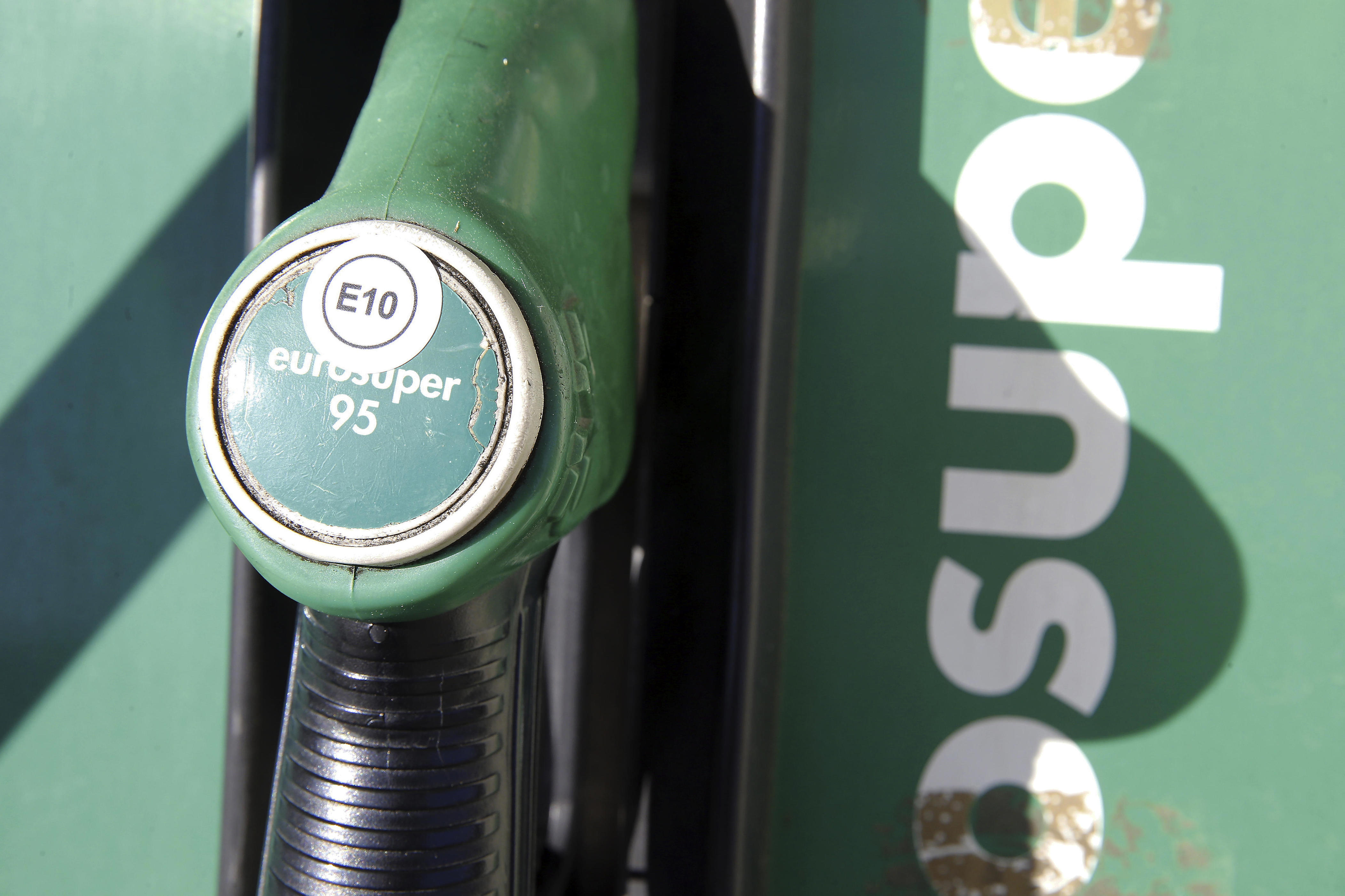 Benzineprijs stijgt naar hoogste niveau dit jaar